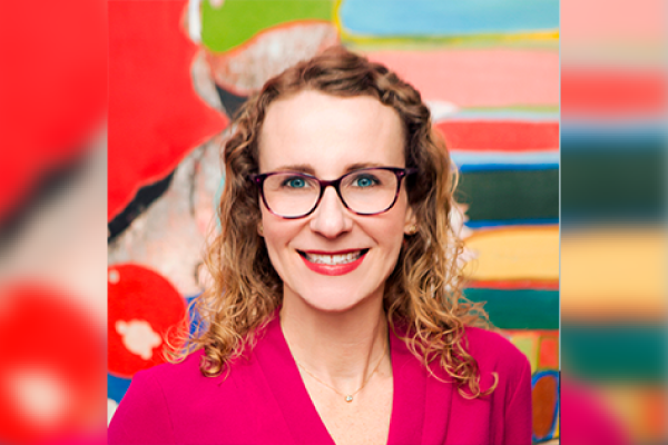 20 QUESTIONS WITH DEBBIE DONOHUE - Imagine Exhibitions